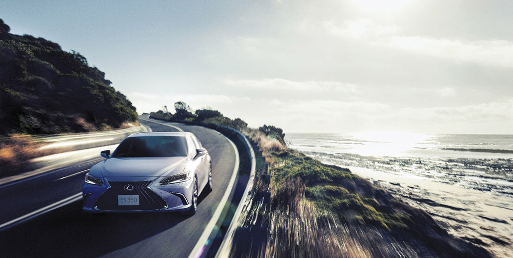 StriveME - تعرف على فئات لكزس ES 2023 وأسعارها في السعودية